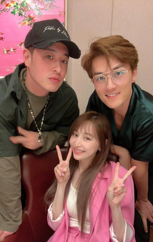 Wang Xinling and Wilber Pan had a dinner together, He Jiong's undressed ...