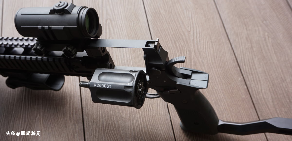 RSh-12 assault revolver and its modified carbines MTs-569 and MTs-570 ...