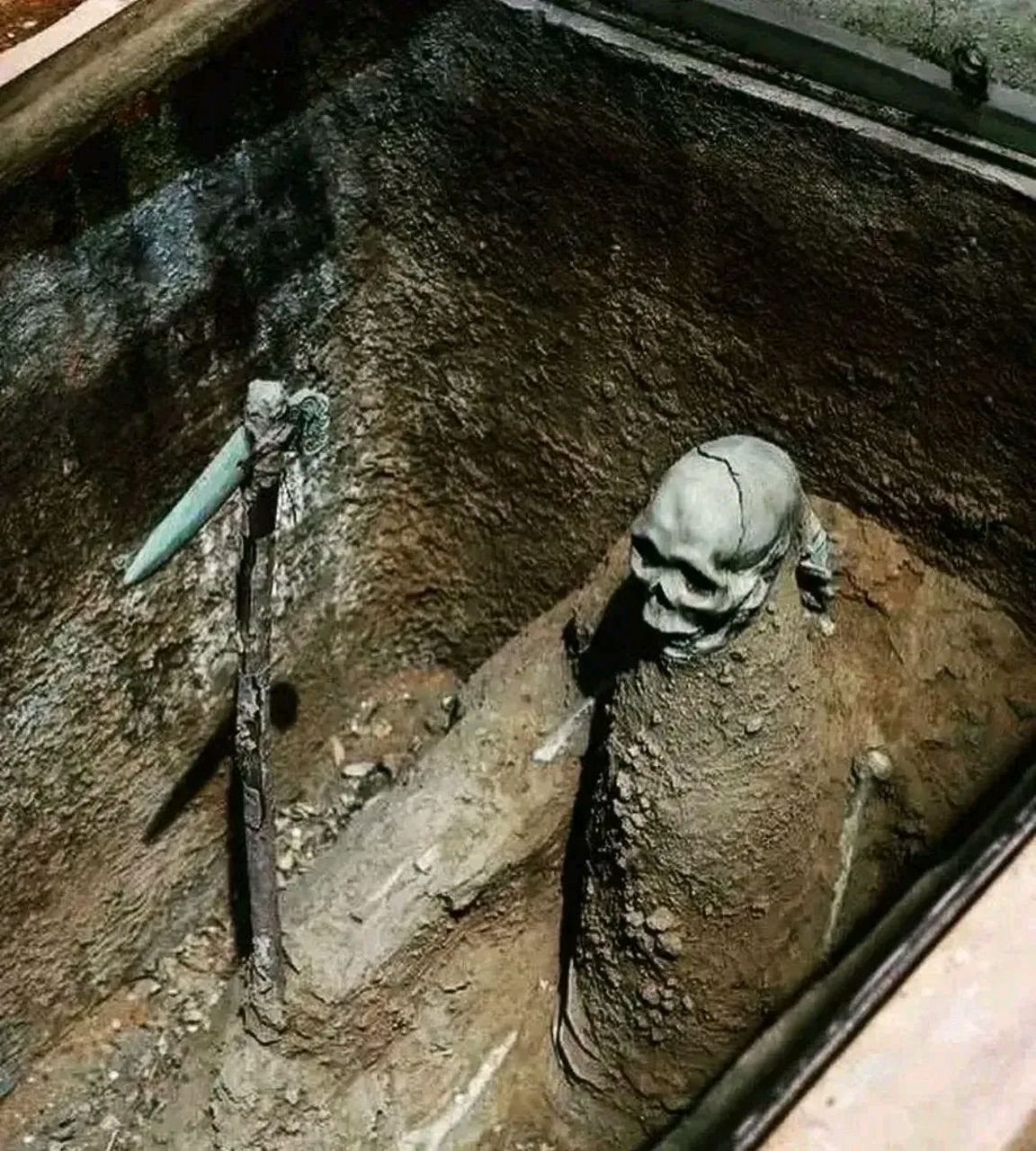 Restoration of the Yin Shang female general in "National Treasure ...