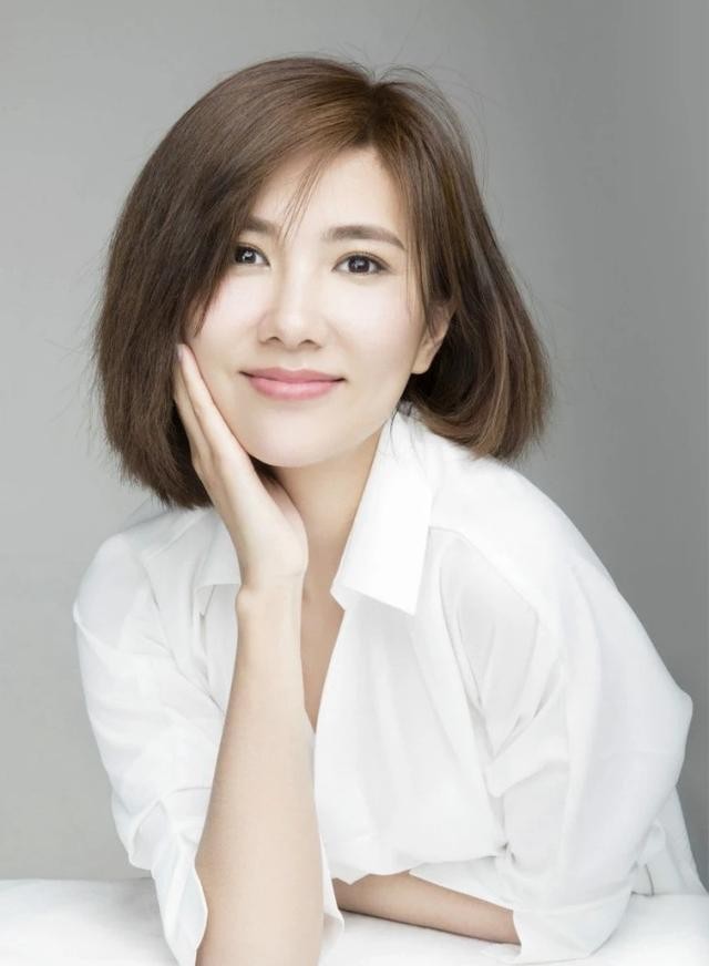 Look at "Under the Zhengyang Gate" again: the female supporting role is ...