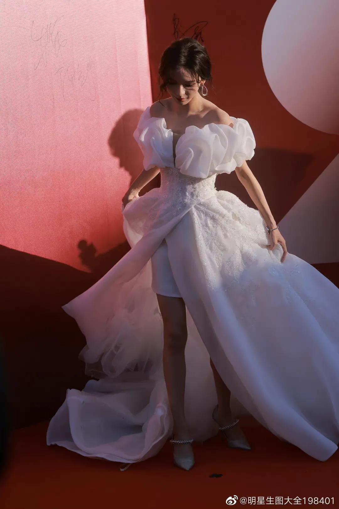 Zhang Yuxi red carpet scene - iNEWS