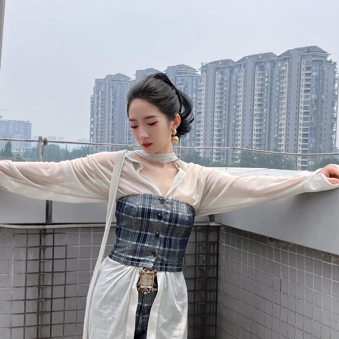 Meng Meiqi Meitu Issue 3 - iNEWS