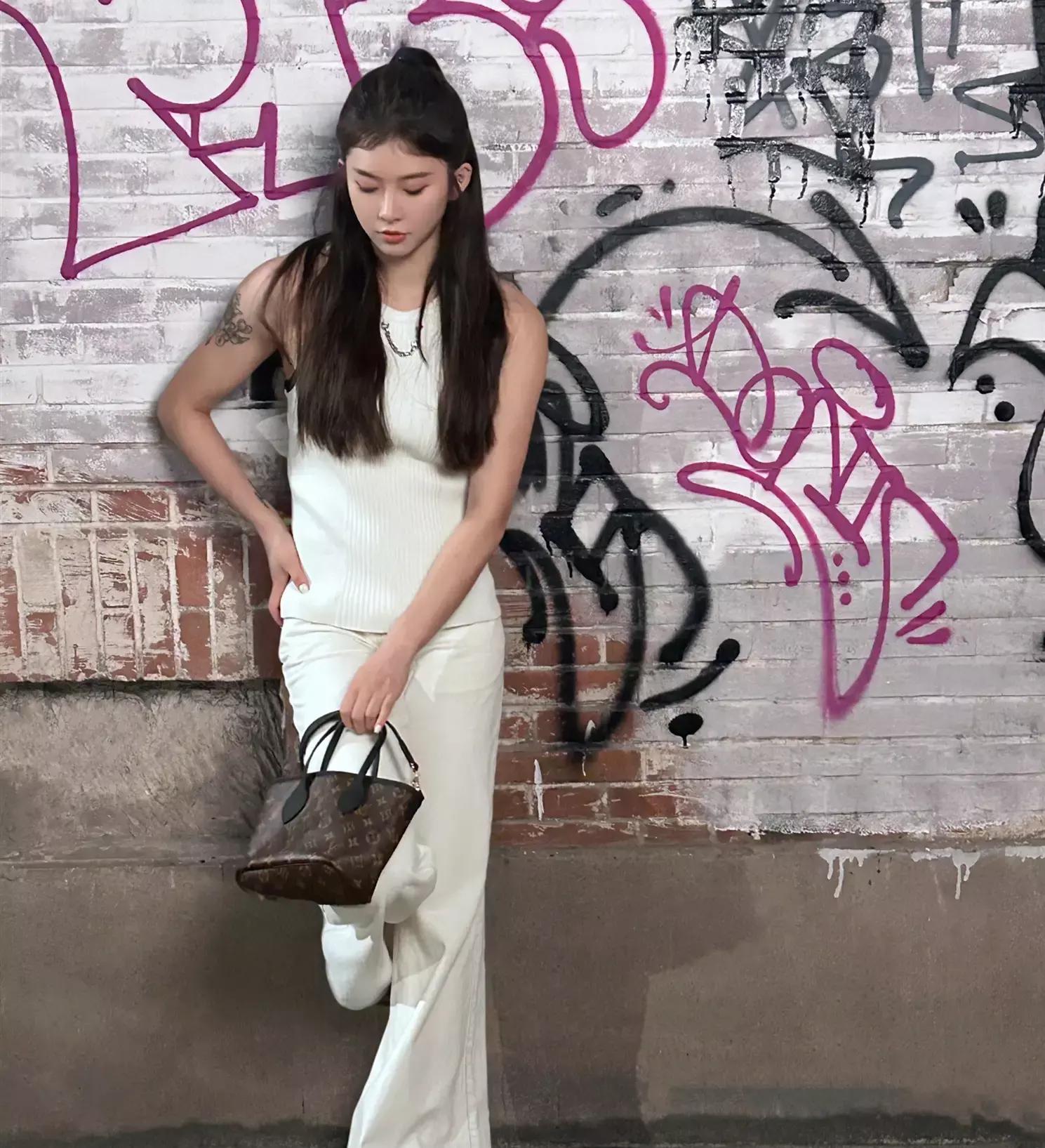 Hurdles goddess Wu Yanni posts beautiful photos, her ever-changing ...