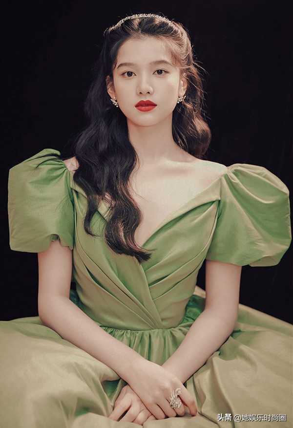 Huang Jingyu strikes another military drama, and plays a tough soldier ...