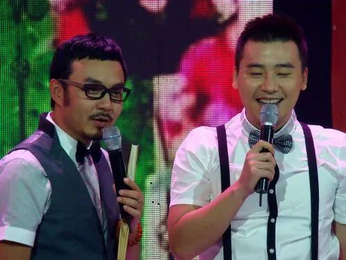 From neat suits, shiny hair to unshaven beard, Wang Han has a new show ...