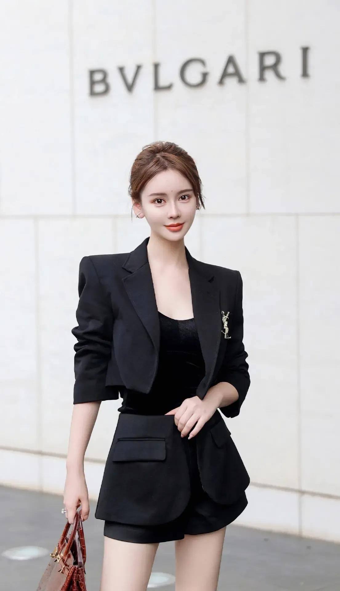 Singer Xu Ruoxi - iMedia