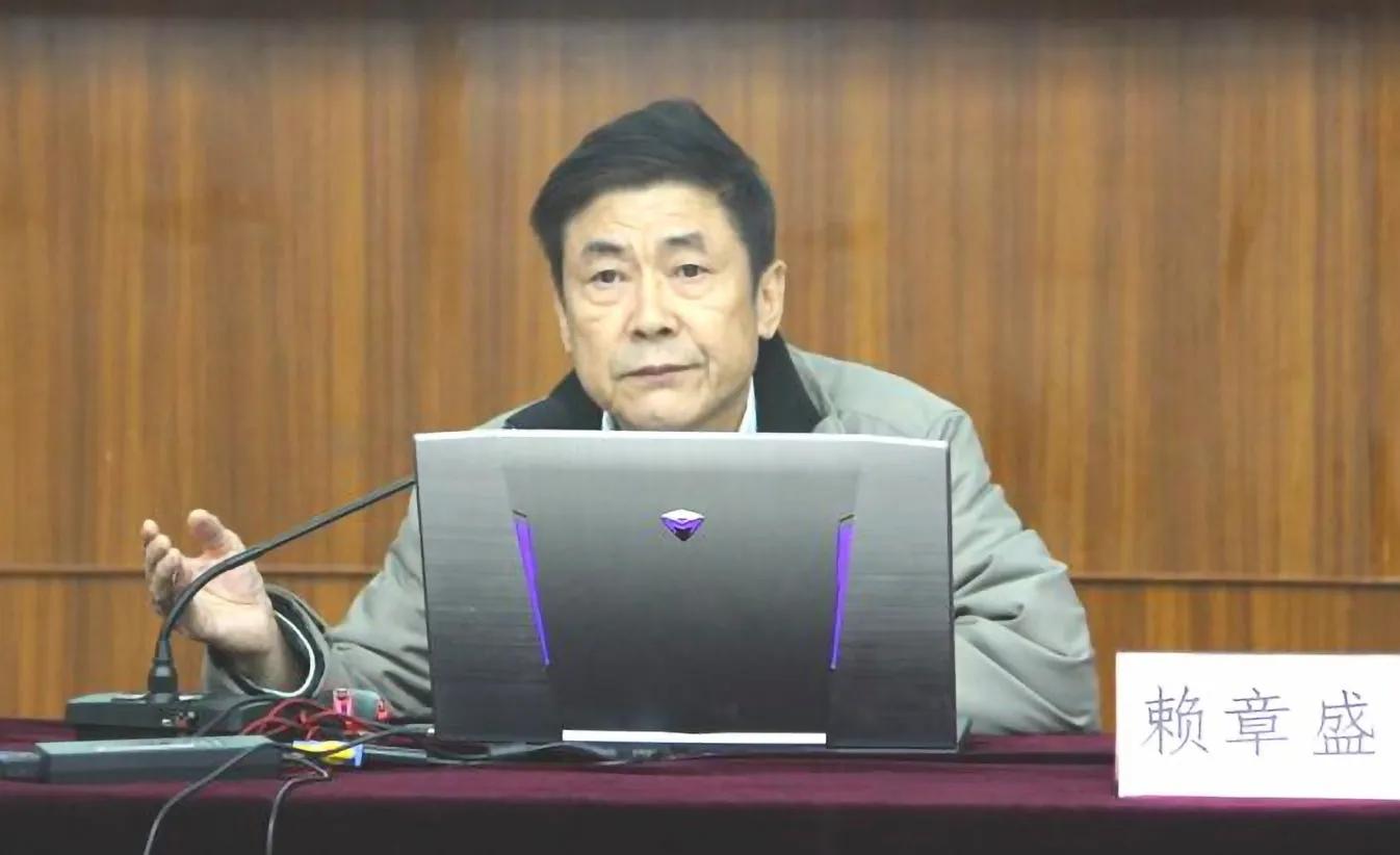 In 1987, the information officer brought an article to find Lai ...