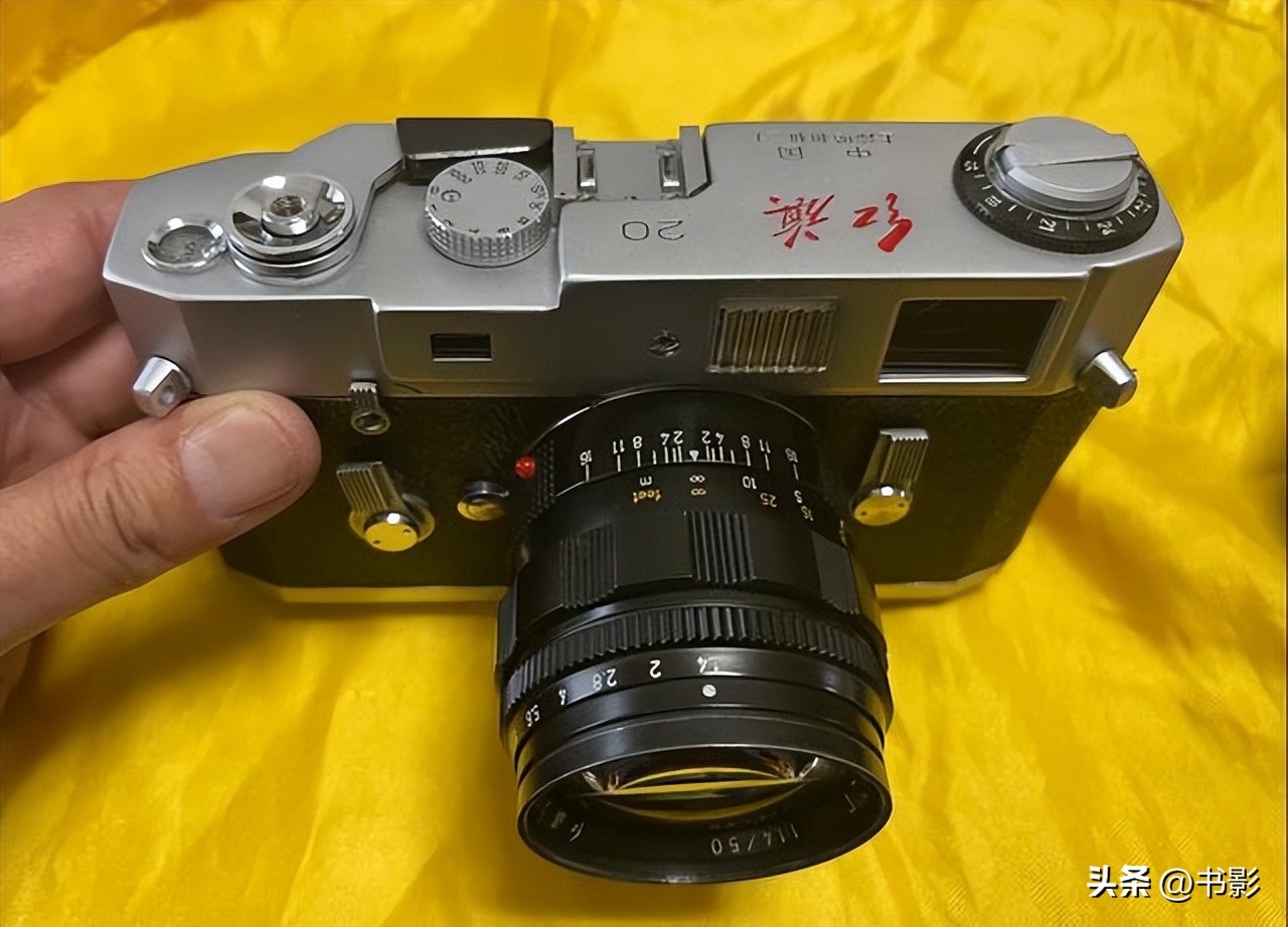 Visit the North's "mysterious" camera collector and see what unique old ...