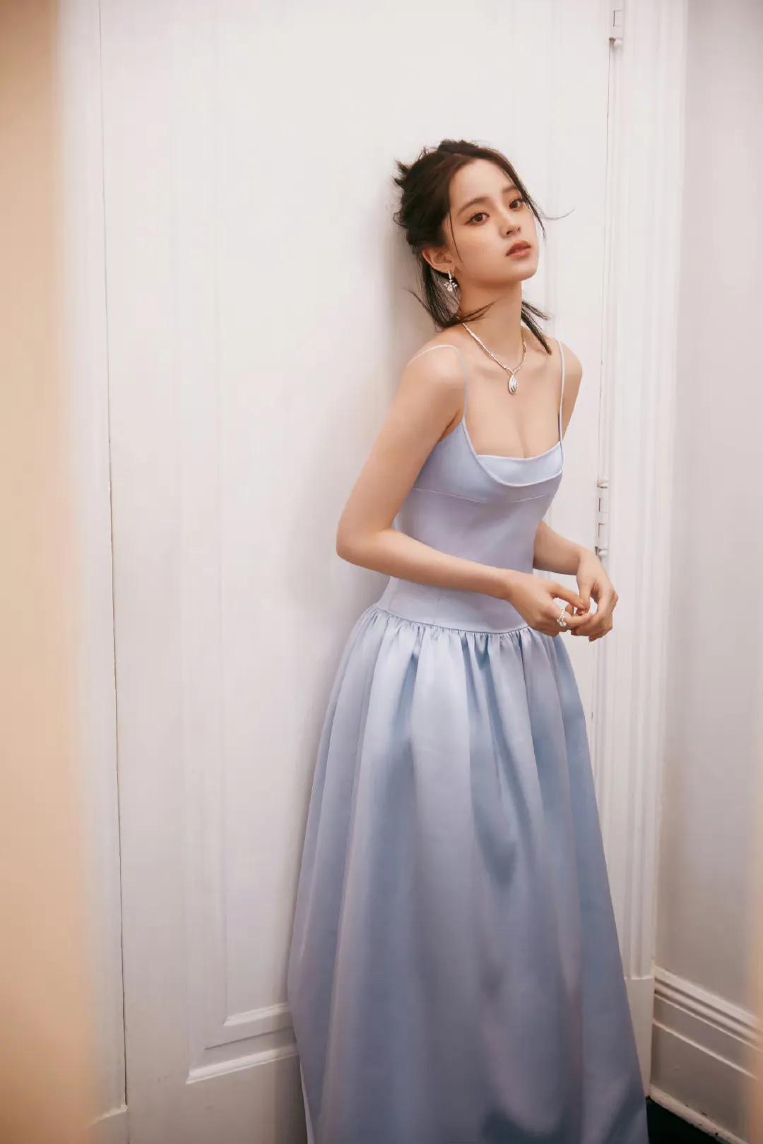 Ouyang Nana: from a young girl to a big beauty today - iNEWS