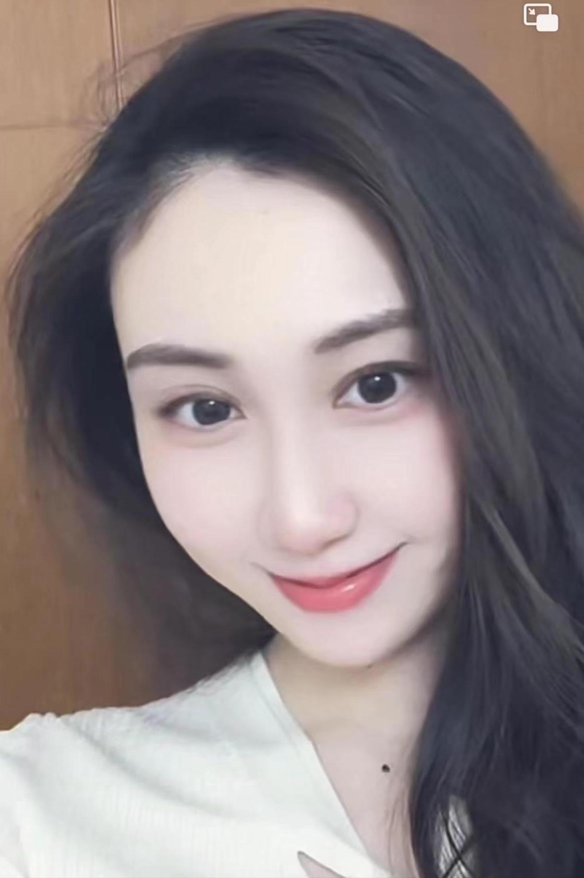 "A rare appearance! Shui Junyi shared a feast with the mysterious rich ...