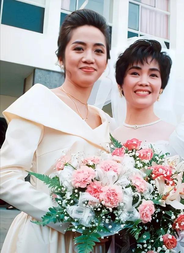 Anita Mui is the ever-changing queen of the stage, her legendary and ...