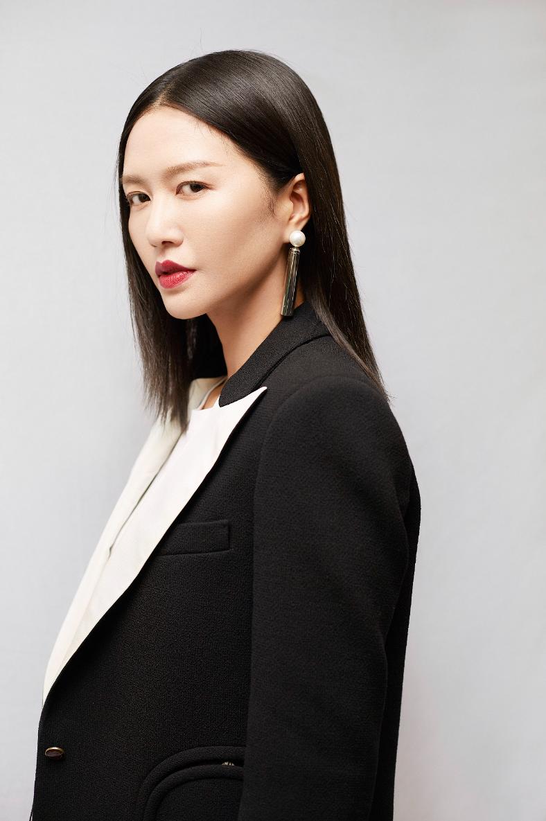 Tan Weiwei's songs are not widely sung, but judging from the awards, he ...