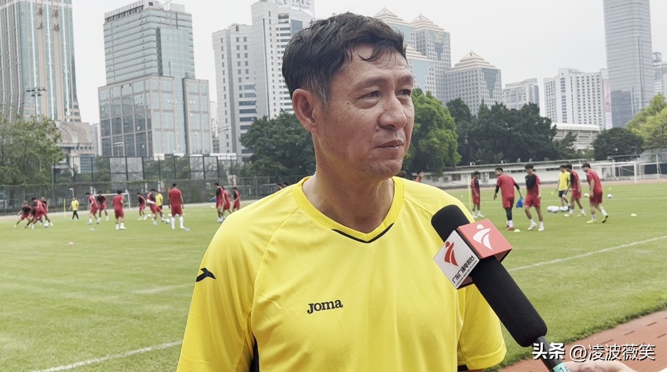 A different kind of "Soldiers and Horses Showdown"! The teams coached ...