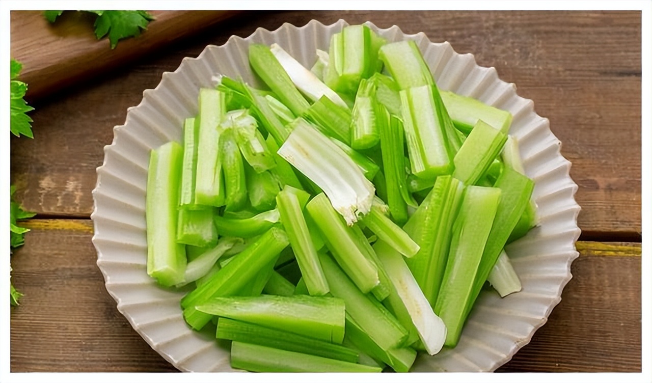 What are the benefits of eating celery?Why do people eat celery and ...