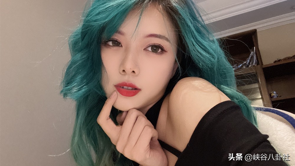 Luo Xin's holiday surfing trip, plus one more funny photo, netizen: 158 ...