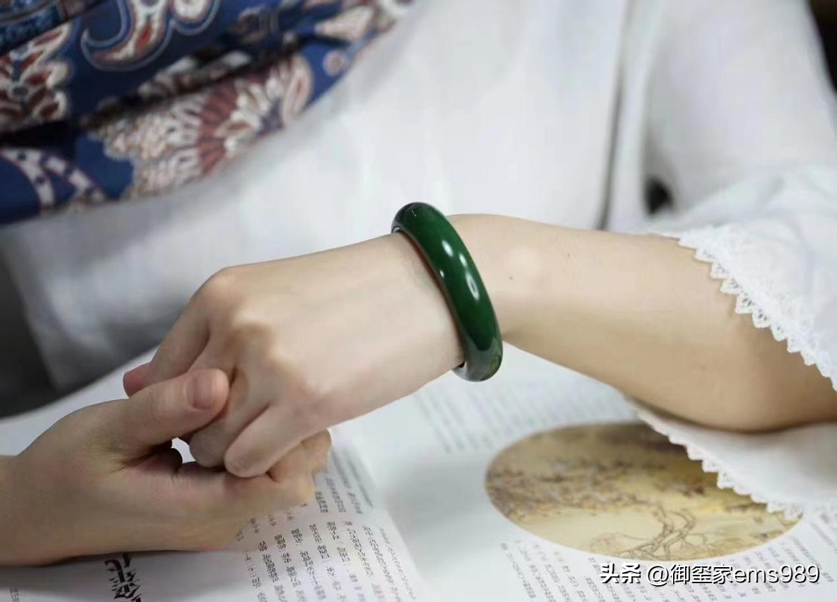 Yuxijia: What are the benefits and taboos of wearing Hetian jade? - iNEWS