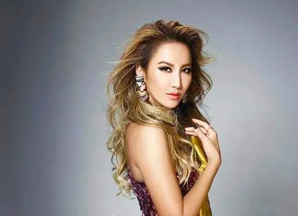 It was too sudden, too sudden, the important Chinese singer Coco Lee ...