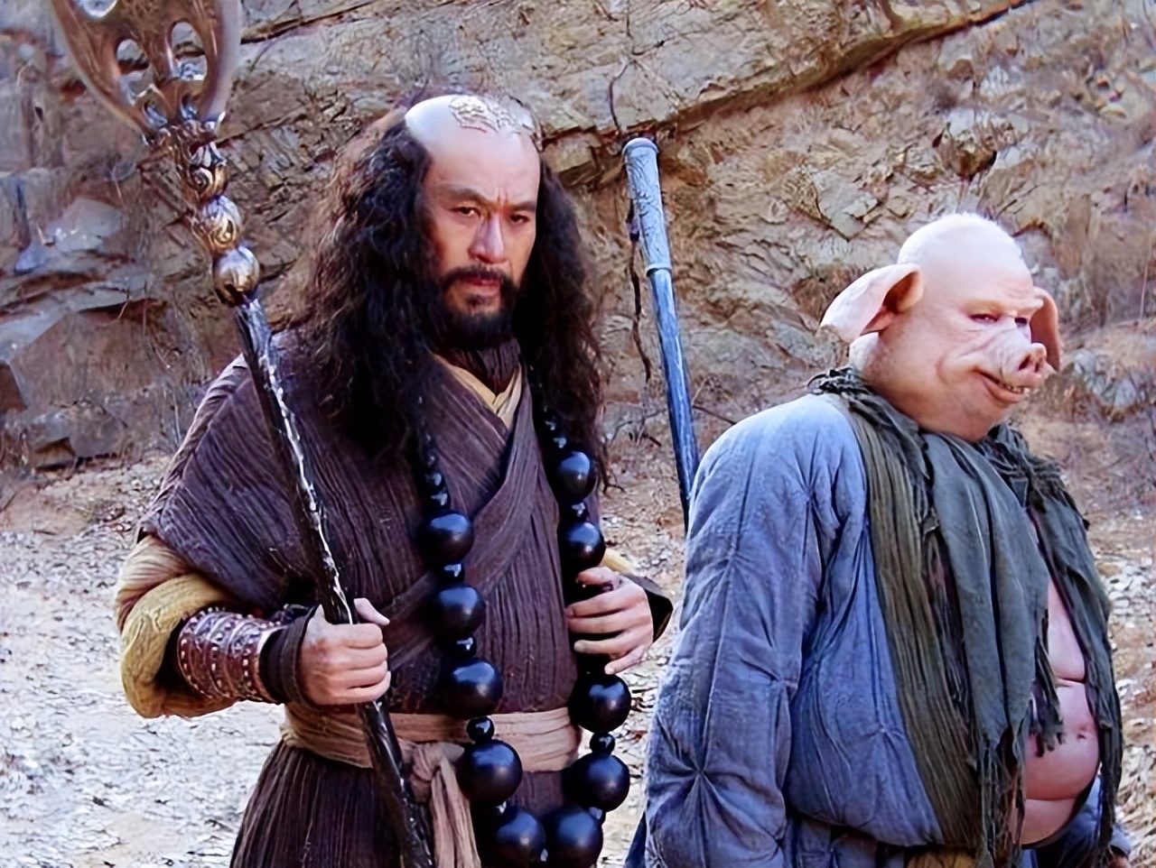 Zhu Bajie often scolds Sun Wukong, but why never scolds Sha Seng?Look ...