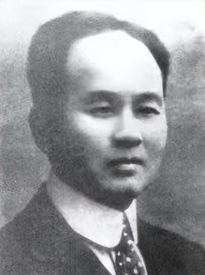 In 1915, Yang Changji commented on Mao Zedong's "handsome ...