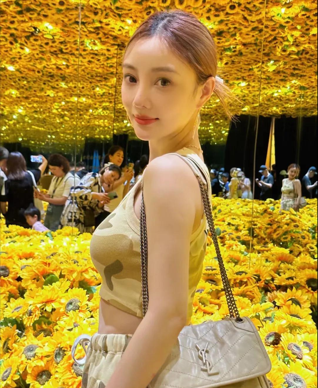 42-year-old Li Xiaolu took 11-year-old Tianxin to the museum, only half ...