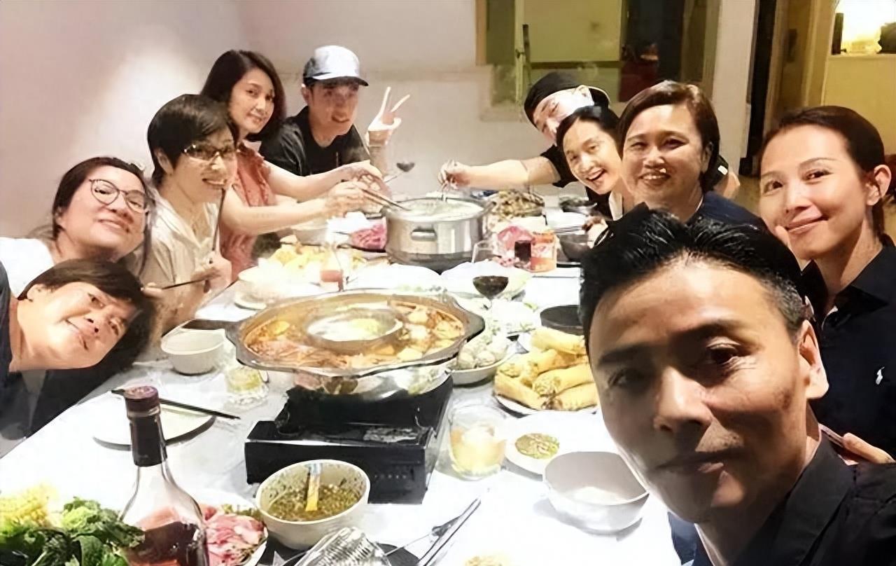 There is a lot of information about Cai Shaofen's party photos, Hong ...