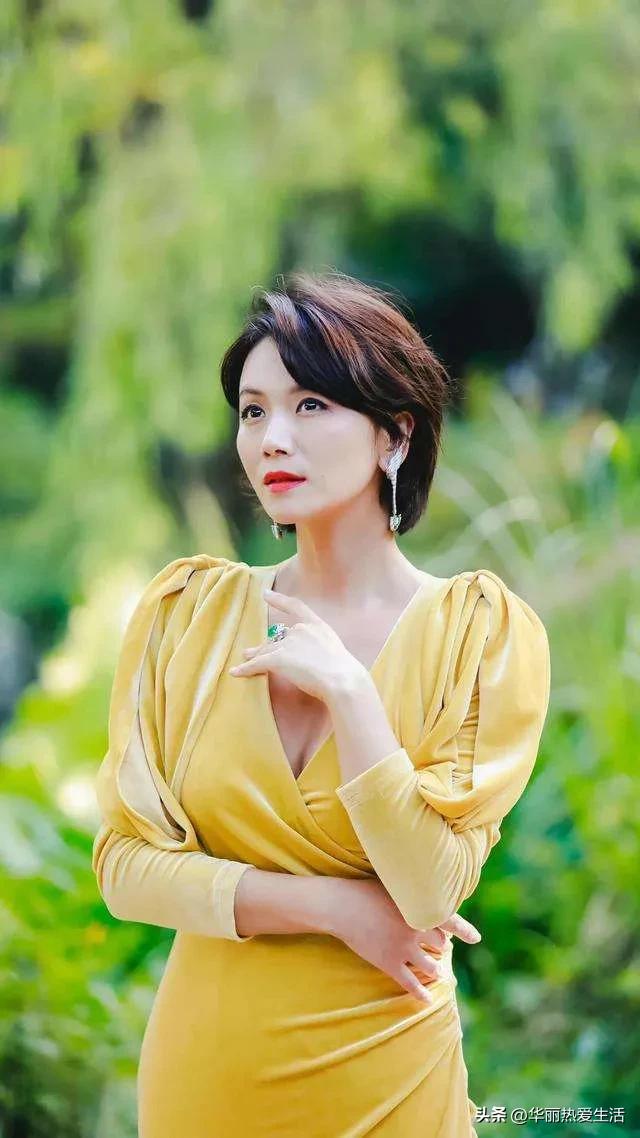 Cao Xiwen is a "wild duck" in the play and a fashionista in life - iNEWS