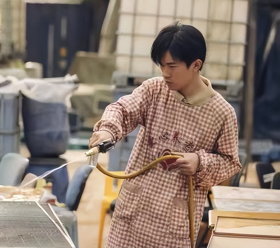 "Miracle · Stupid Child": Jing Hao's success is also Yi Yang Qianxi's re-seeing - iNEWS