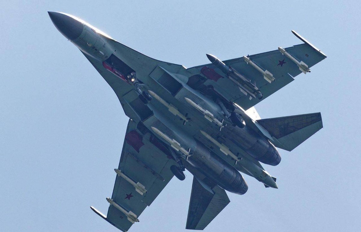 What is a heavy fighter? - iNEWS