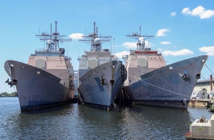 The Burke ship was on fire and the cruiser was decommissioned. The U.S ...