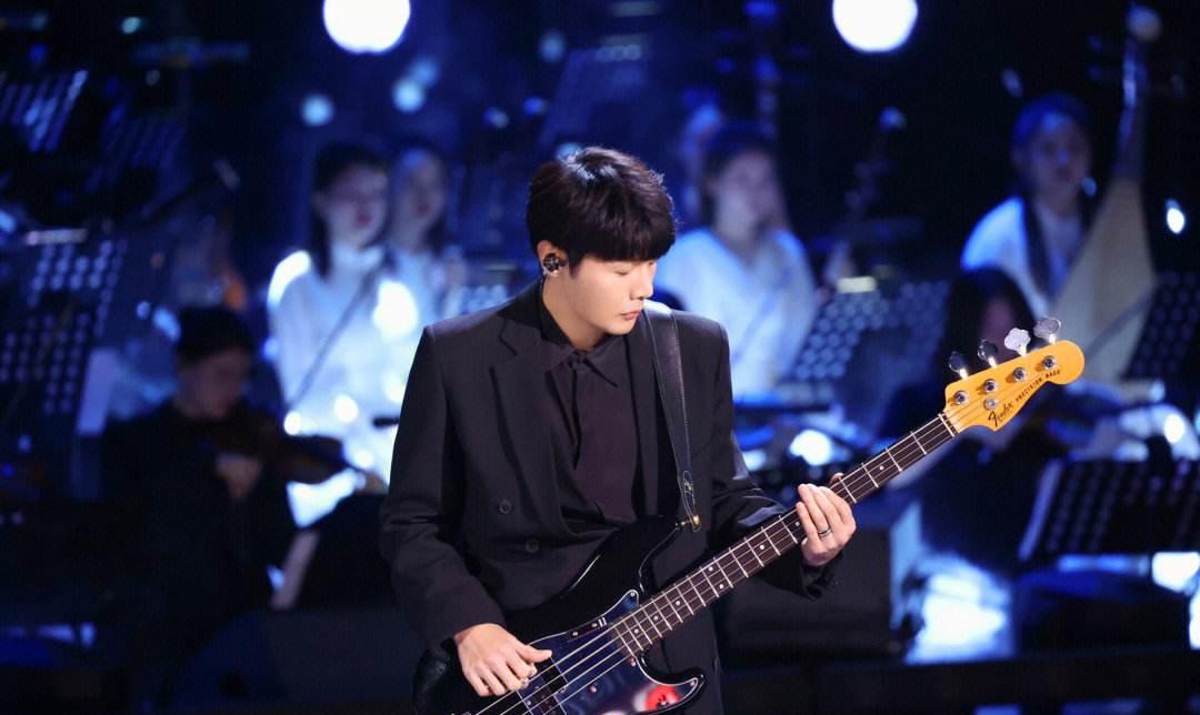 Falling from the altar overnight, the boomerang of fame and fortune ...