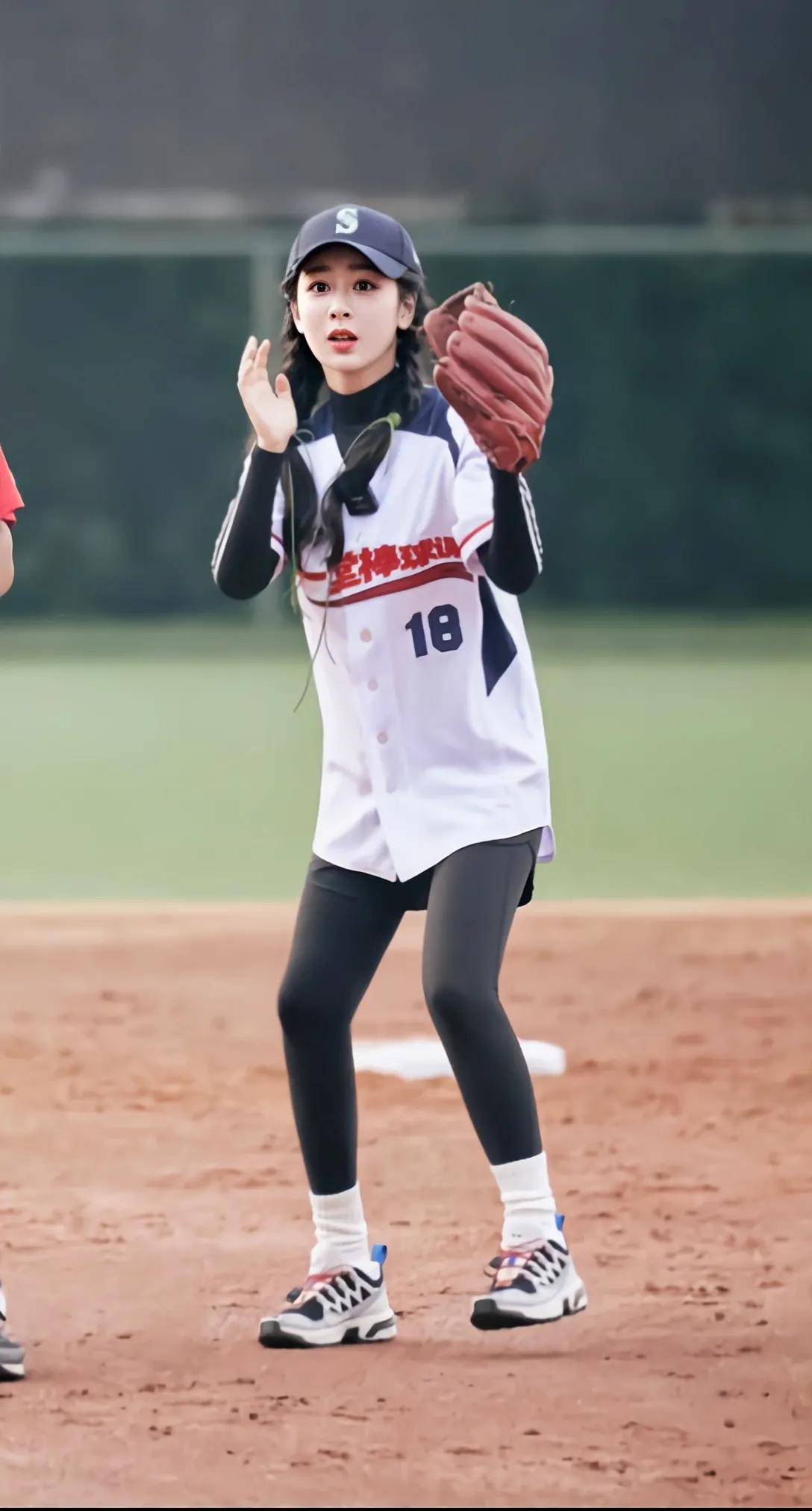 Baseball beauty Yang Zi - iNEWS