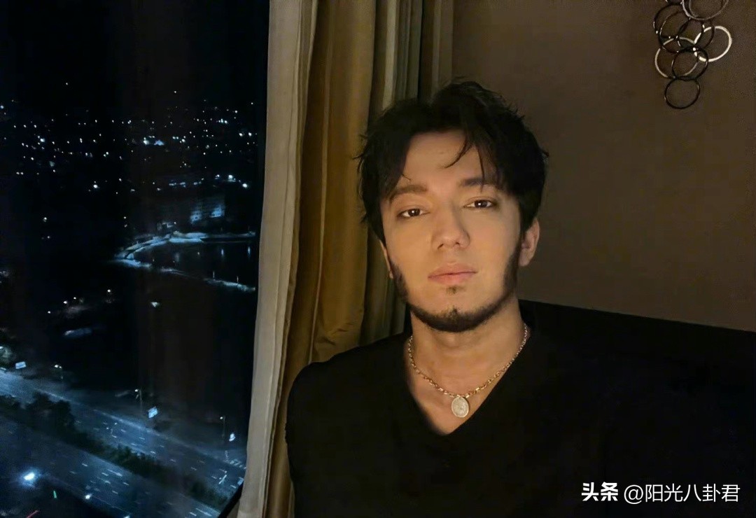 Dimash's recent photos are so vicissitudes that he can't recognize him ...