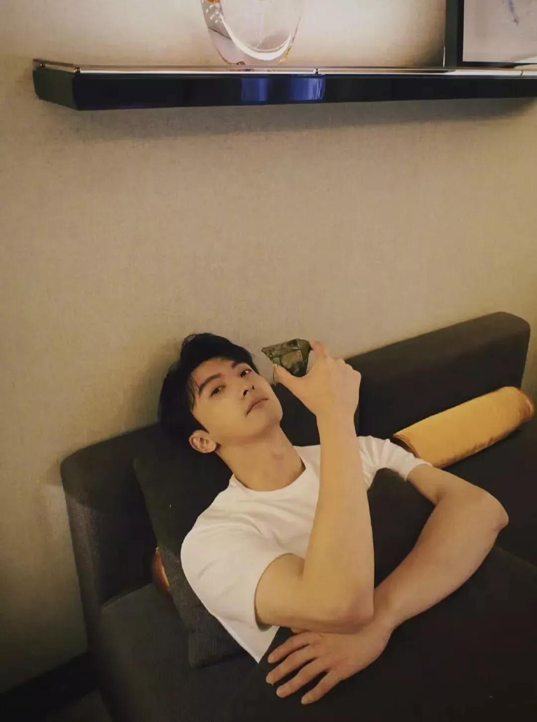 Zhao Liying's connotation is behind the scenes? Did Xu Kai live with Guli Nazha? Niu Junfeng and ...