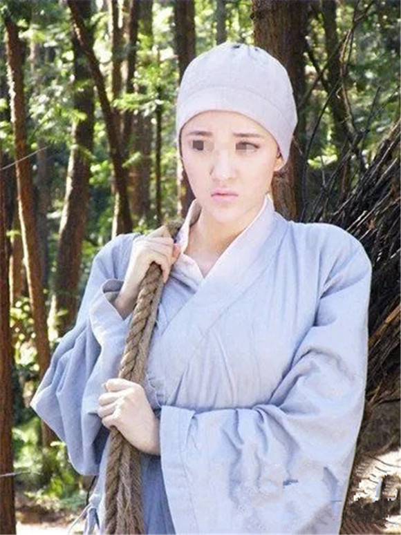 Documentary: The monk brought a female nun into the temple, and was ...