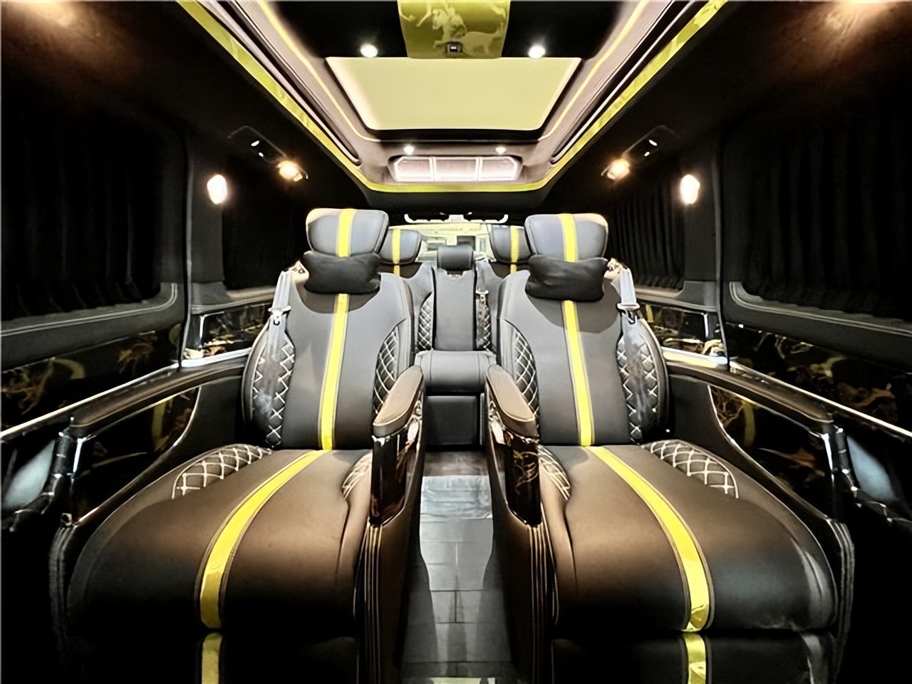The more the better the better!2022 Mercedes-Benz V260L Gold Titian Edition Commercial Vehicle ...