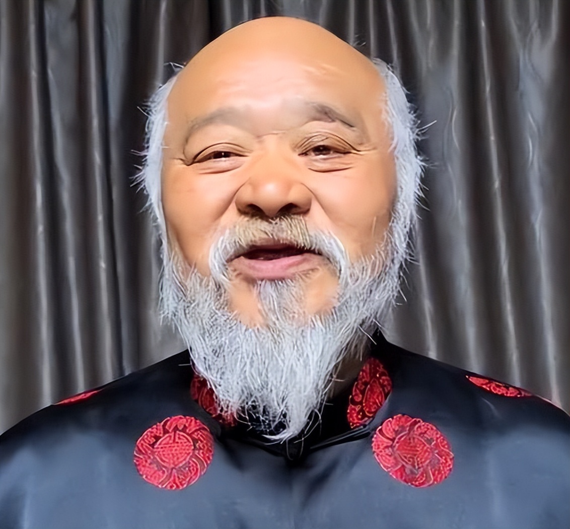 2 packs of cigarettes a day, drinking alcohol as plain water, Li Qi, an ...