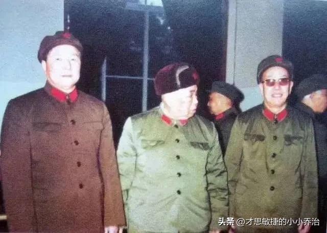 There are three generals standing in front of General Xu's body, one ...