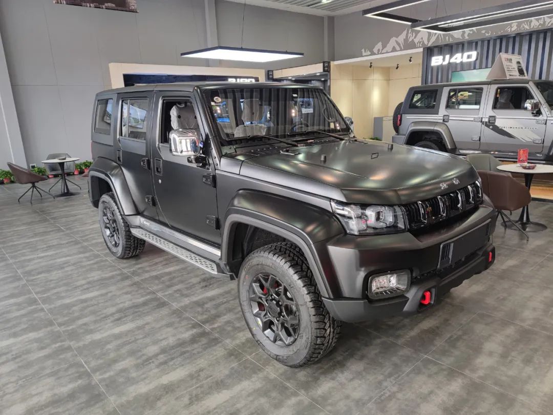 The fuel consumption is only 8.5L, the BJ40 plays the diesel card, and grabs the 300 tank ...