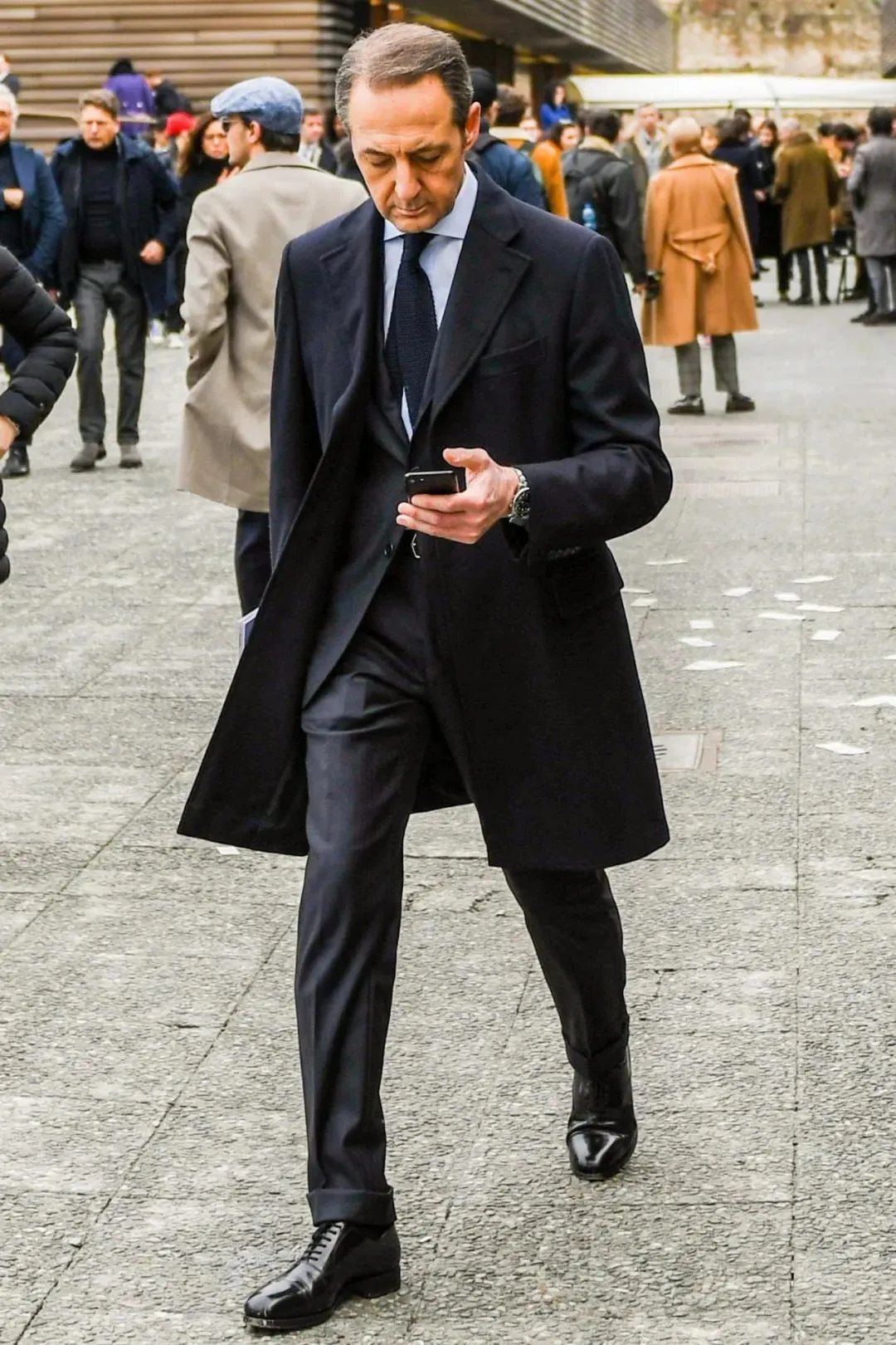 Men over 45 years old wear these 3 "age-reducing colors" more, they are ...