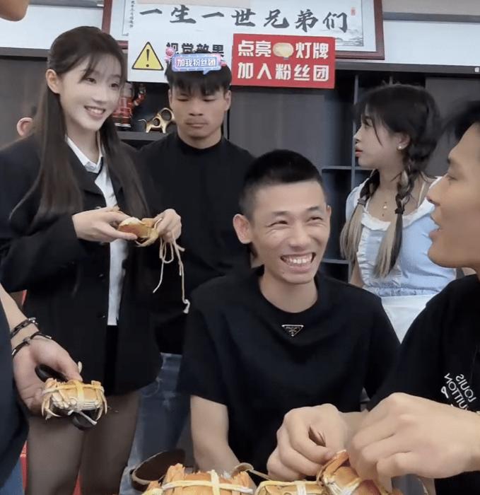 The transformation path faced by internet celebrity Xiao Yang and the ...