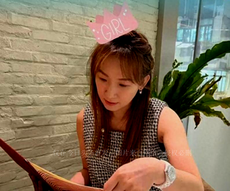 Congratulations to Yang Siqi's ex for marrying an outsider. He showed affection for the first ...