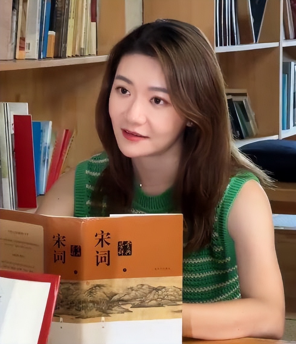 Chen Peisi's daughter-in-law shows up! Lin Qingxia's facial features hit her face, and all 4 ...