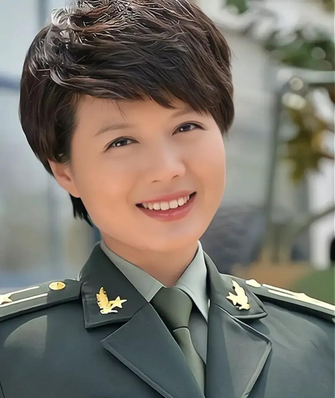 Cheng Su, photo in military uniform - iMedia