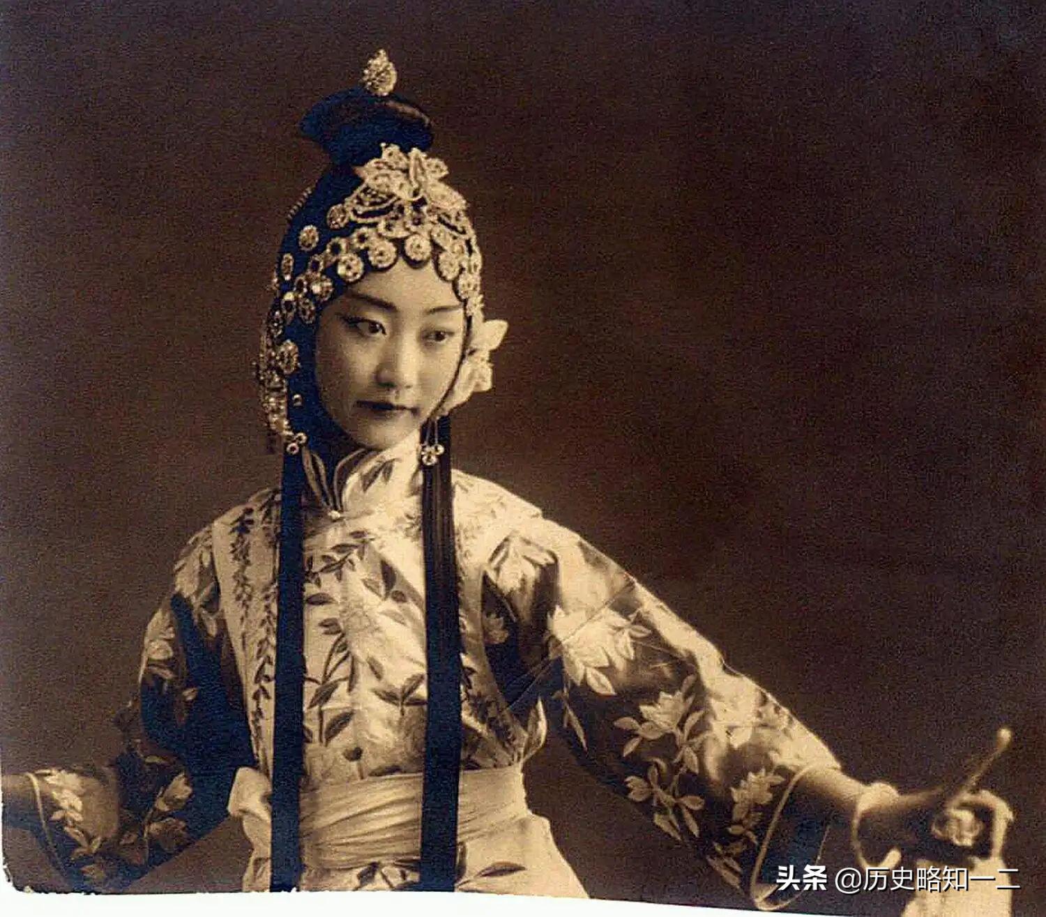 The most beautiful Wang Mintong, obsessed with Puyi all his life, gave ...