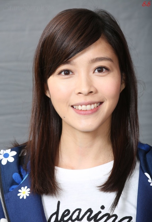 She was praised for her outstanding acting skills and was praised by ...