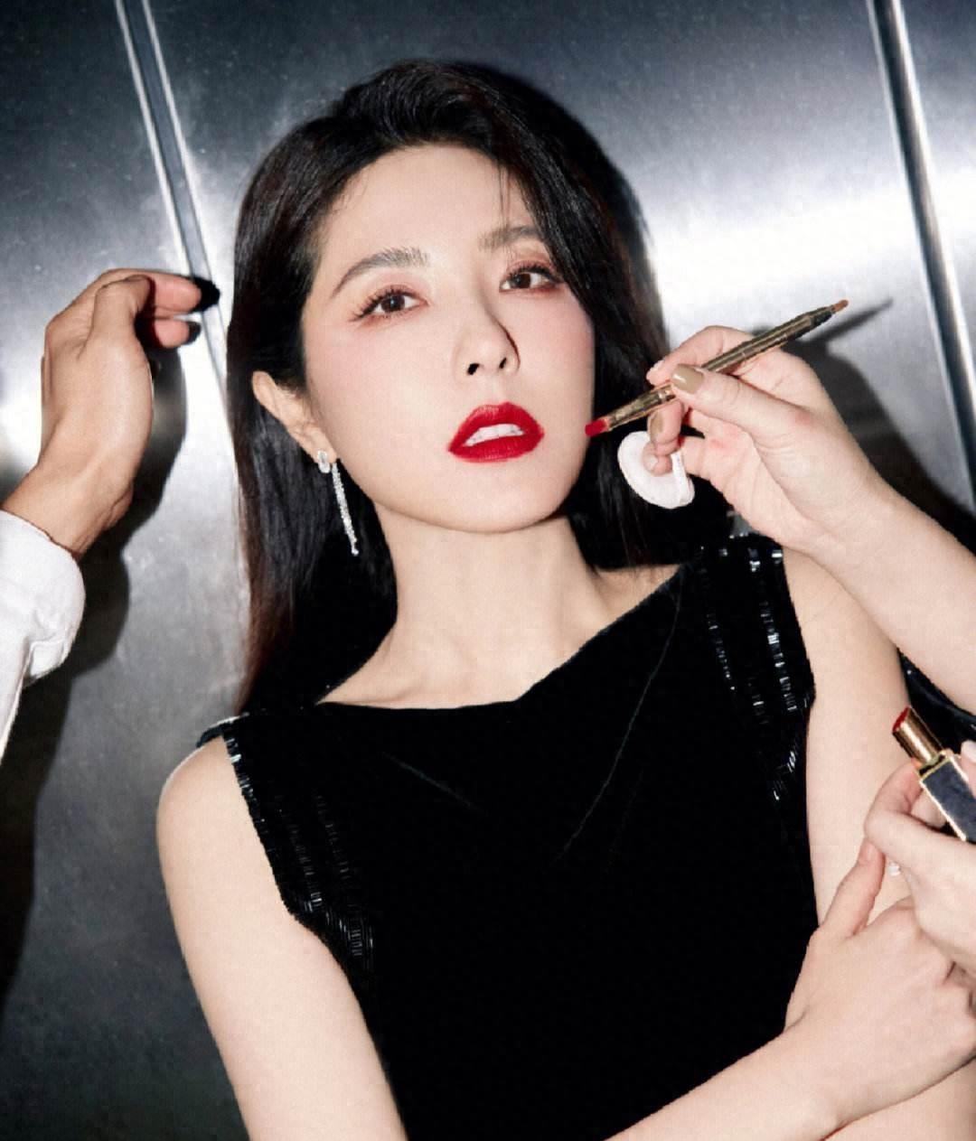 Zeng Li, 46 years old and unmarried, a once-in-two-hundred-year-old ...