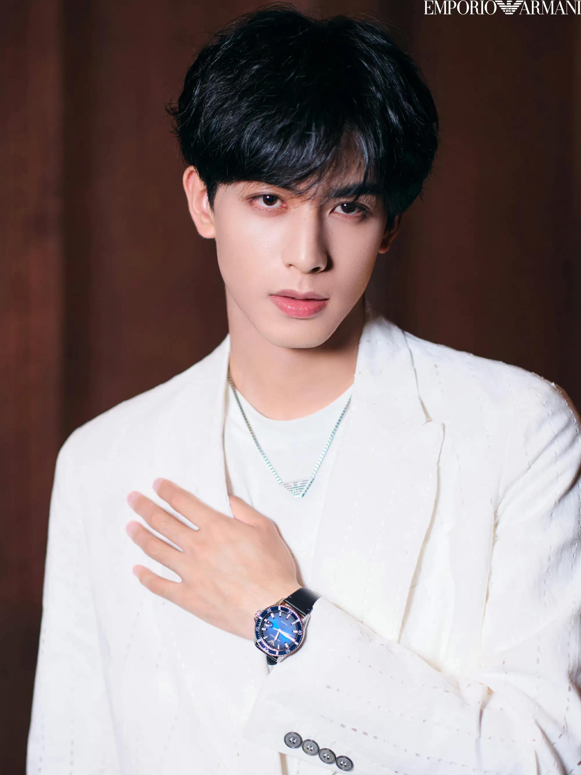 Domestic entertainment post-95 male artist, Wang Hedi, Song Weilong, Wu ...