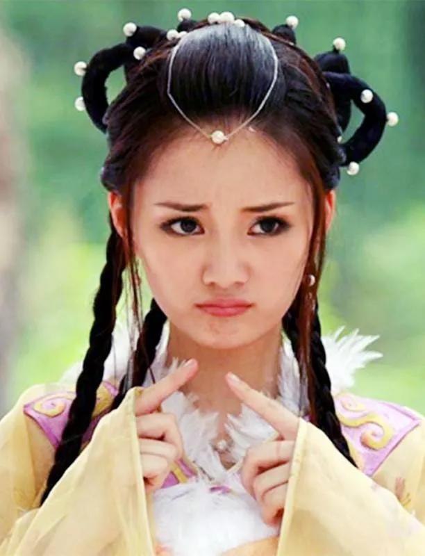 Xinzi: She debuted with her father spending money, even Huang Shengyi was her supporting role ...