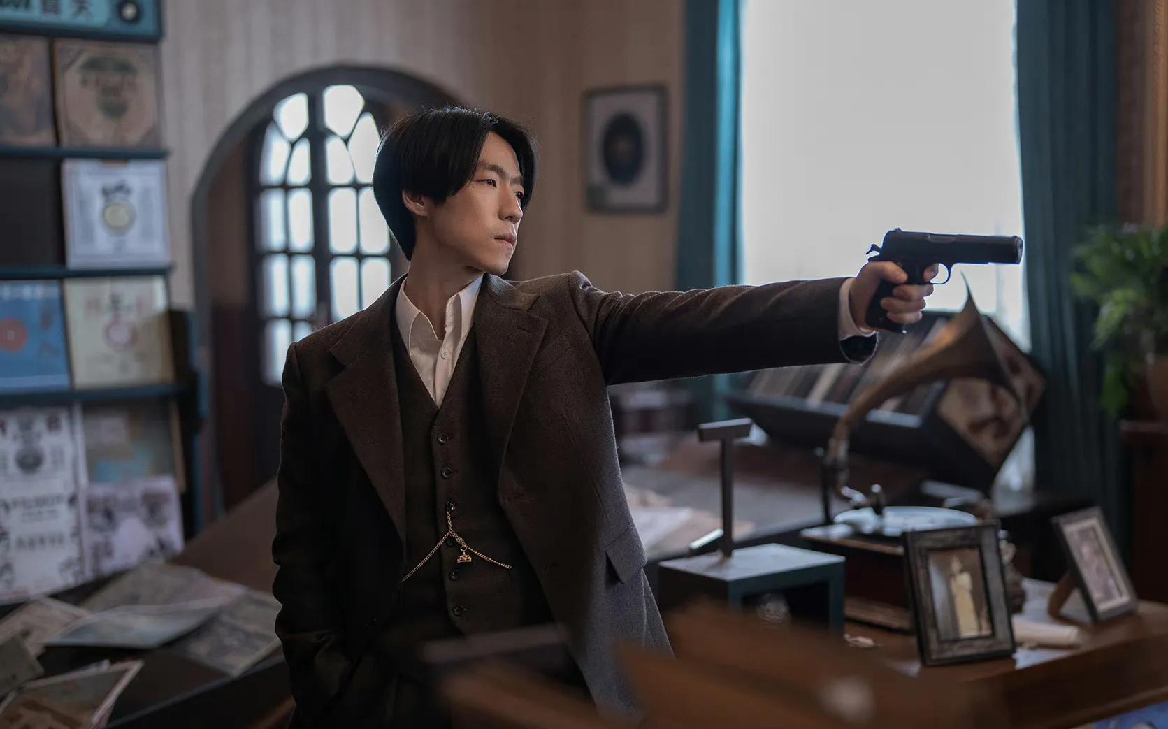 Call the director and screenwriter to come out and take the blame - iMedia