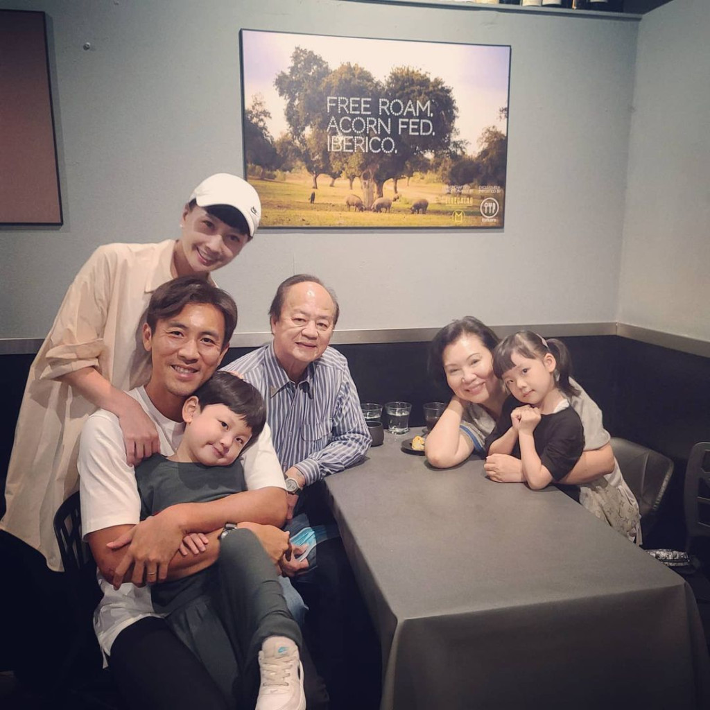 77-year-old Ti Lung made his first appearance after a car accident to ...